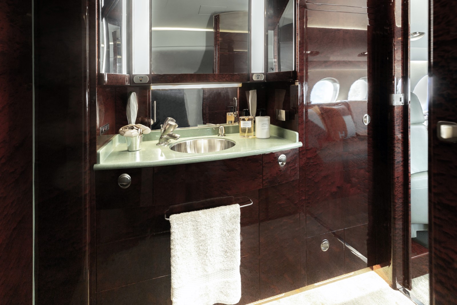 DASSAULT FALCON 7X LX-IAM | Private Jet | Global Jet